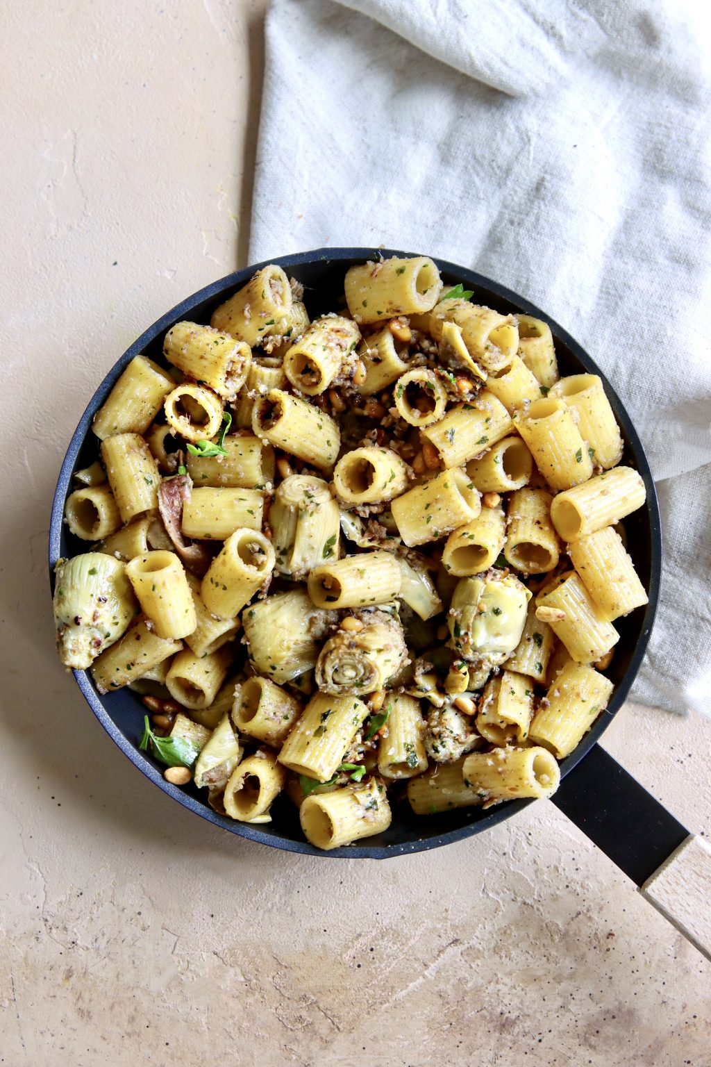 Recette - Les pâtes aux anchois et artichauts - Alix Grousset